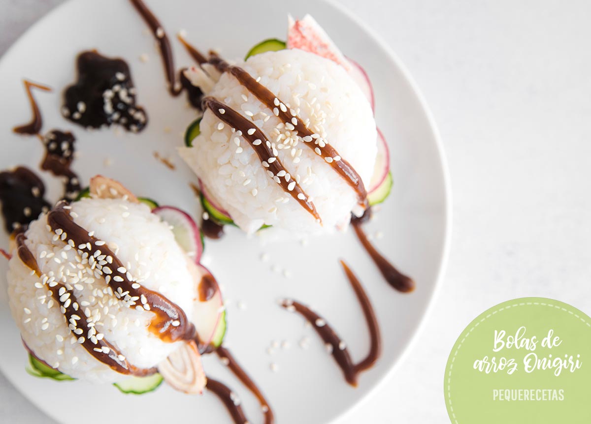 Cómo hacer ONIGIRI (bolas de arroz rellenas japonesas) - PequeRecetas