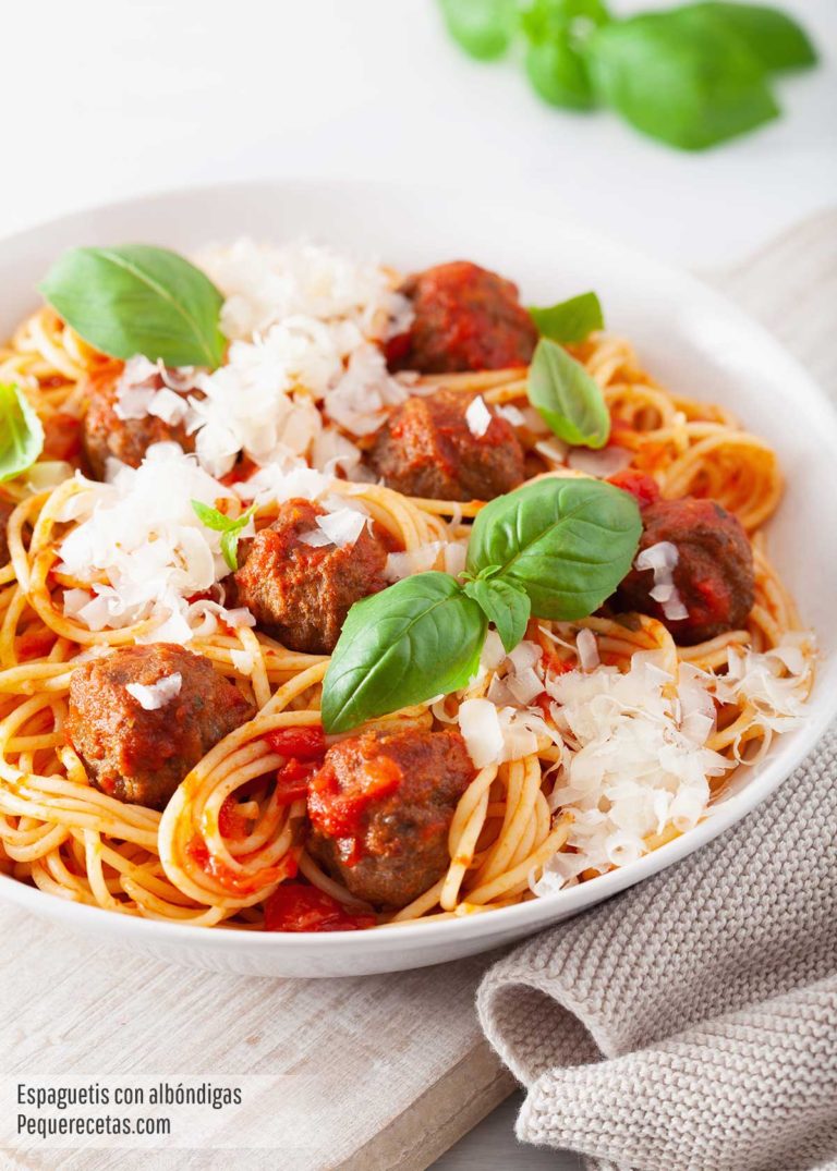 Espaguetis con albóndigas (receta familiar) - PequeRecetas