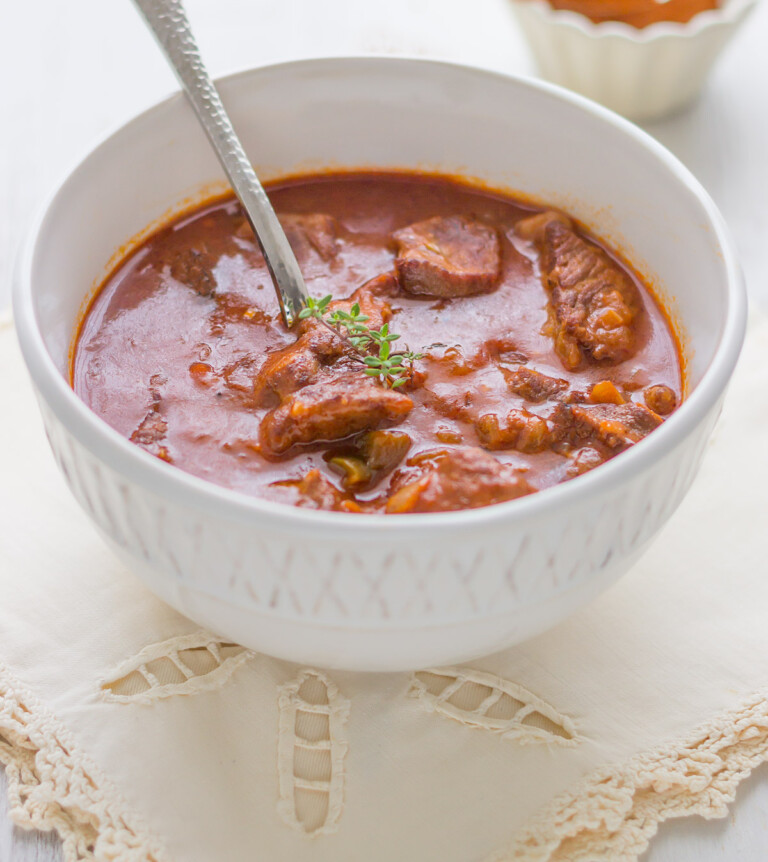 Cómo hacer Goulash húngaro (receta FÁCIL tradicional) - PequeRecetas