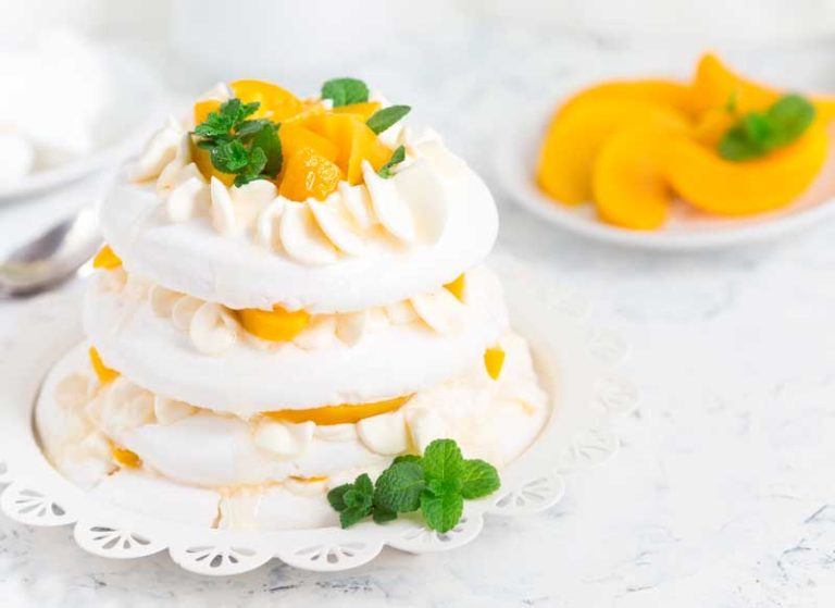Cómo hacer tarta Pavlova casera (receta FÁCIL) - PequeRecetas