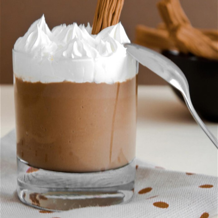 Copas de chocolate y nata caseras - PequeRecetas