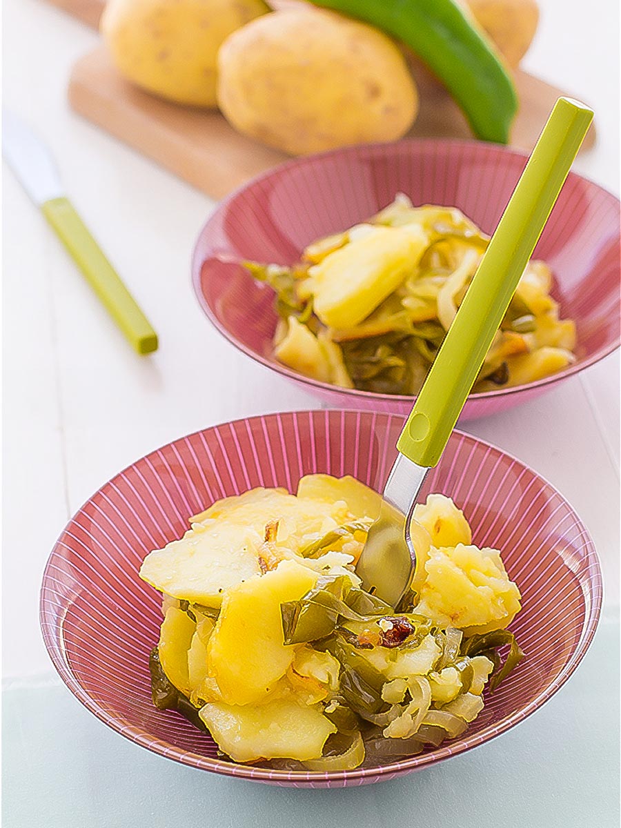 Patatas a lo pobre (la MEJOR receta de guarnición con patatas) - PequeRecetas