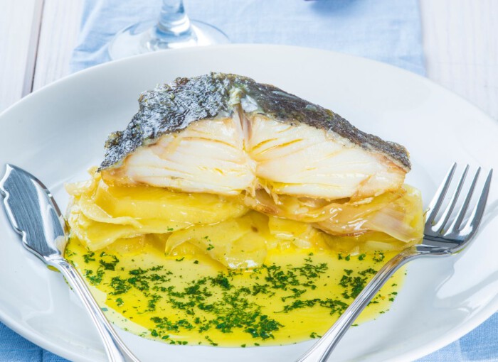 Merluza al horno. Cómo hacer merluza al horno fácil