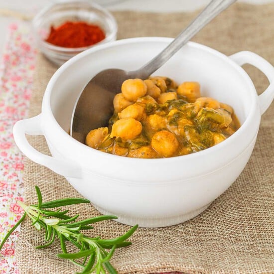 Garbanzos con acelgas (receta de potaje tradicional andaluz) - PequeRecetas