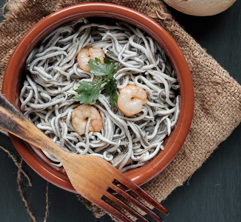 Gulas al ajillo con gambas (aperitivo fácil y rápido) - PequeRecetas