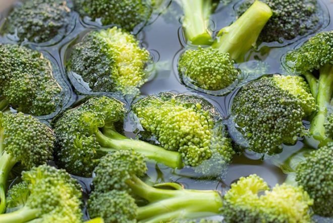 Cómo cocer brócoli (hervido en agua o brócoli al vapor) - PequeRecetas