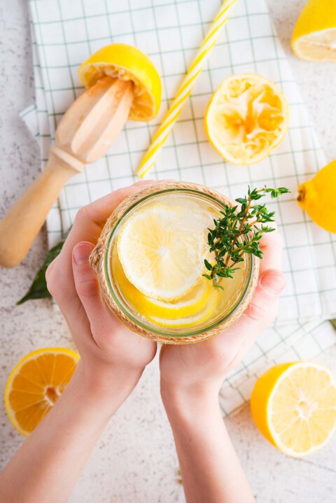 Cómo hacer limonada casera (receta FÁCIL) - PequeRecetas