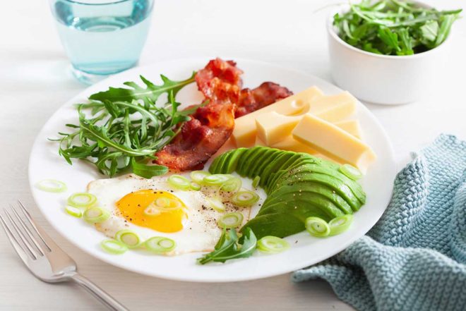 Huevos fritos (cómo freír un huevo perfecto) - PequeRecetas