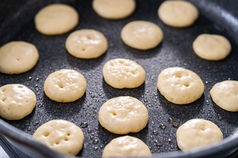 Cómo hacer blinis caseros (receta tradicional rusa para los canapés ...