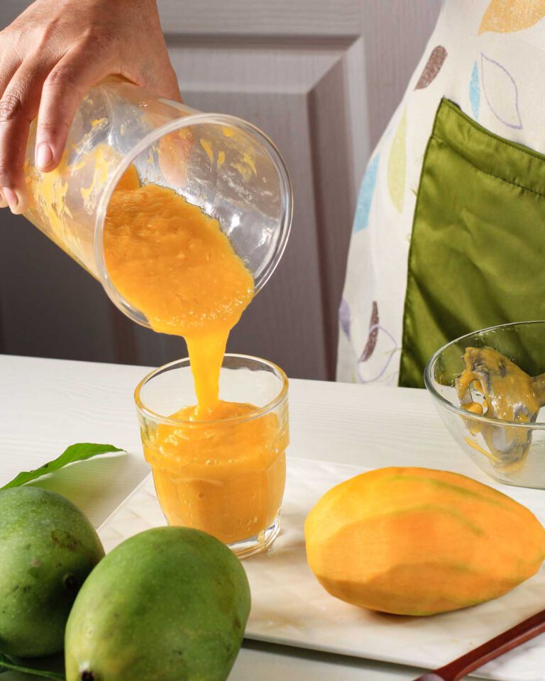 Mango Lassi (cómo hacer un lassi de mango tradicional de la India ...