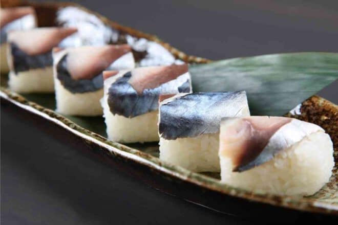 Cómo hacer Nigiri (receta fácil de nigiri de salmón, atún, caballa y otros) | PequeRecetas