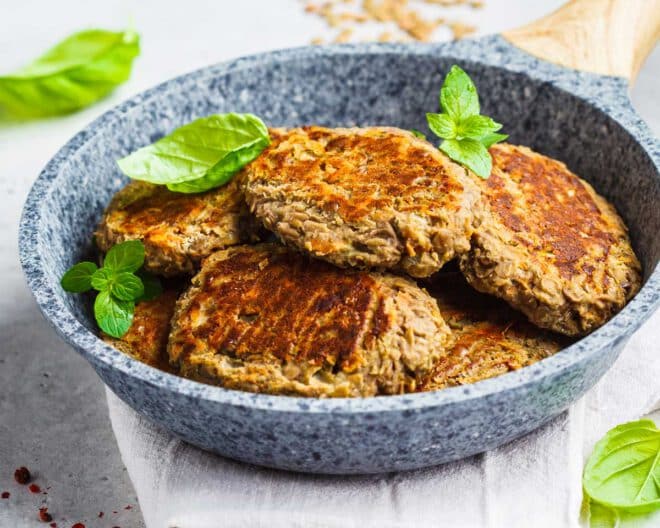 Hamburguesa de lentejas casera (receta fácil y saludable) | PequeRecetas