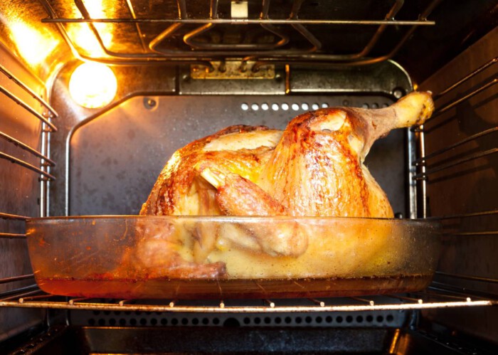 Capón relleno navideño al horno (receta para triunfar) - PequeRecetas