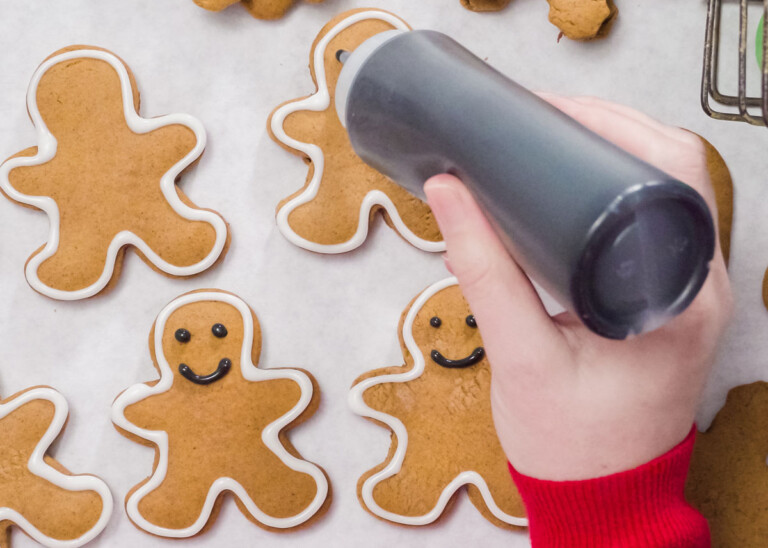 Muñecos de jengibre (receta de Gingerbread Man Cookies) - PequeRecetas