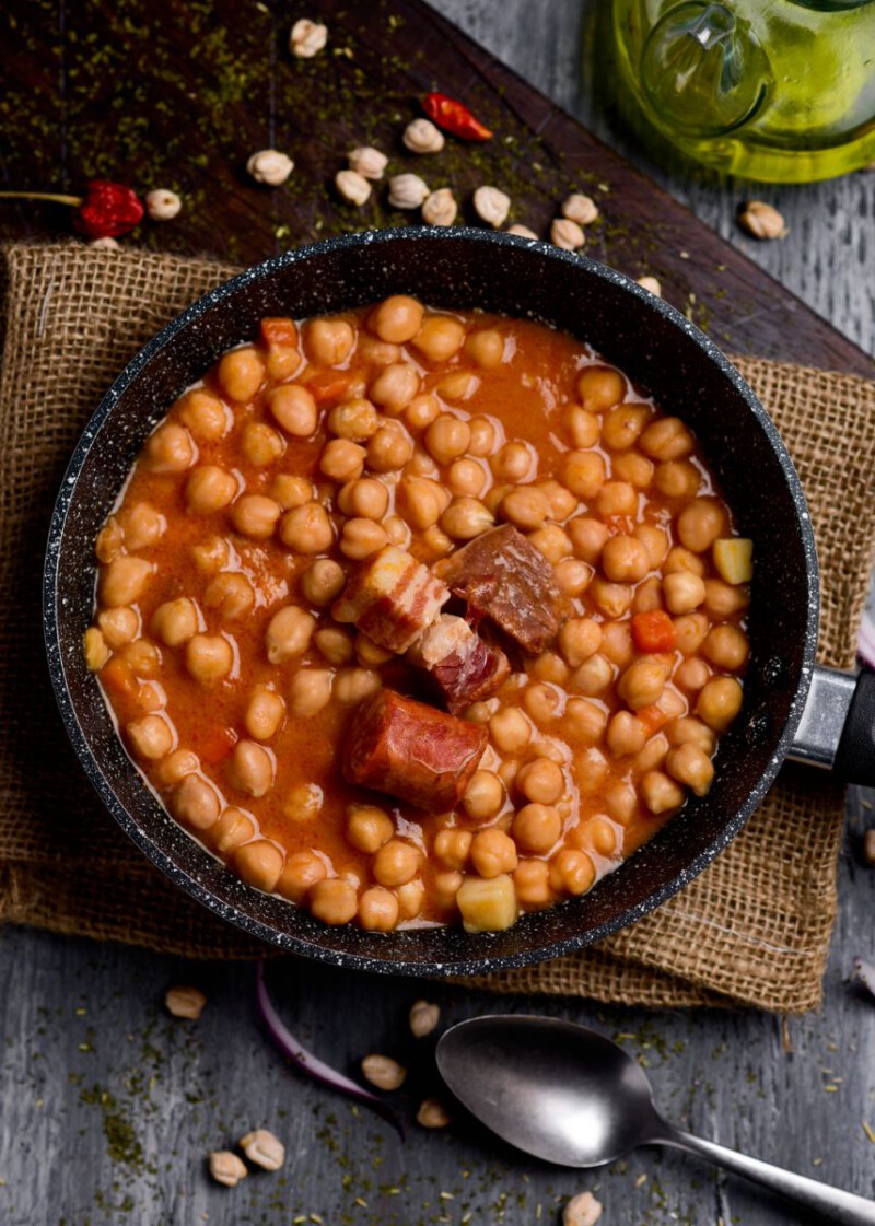 Garbanzos guisados (10 guisos con garbanzos fáciles) - PequeRecetas