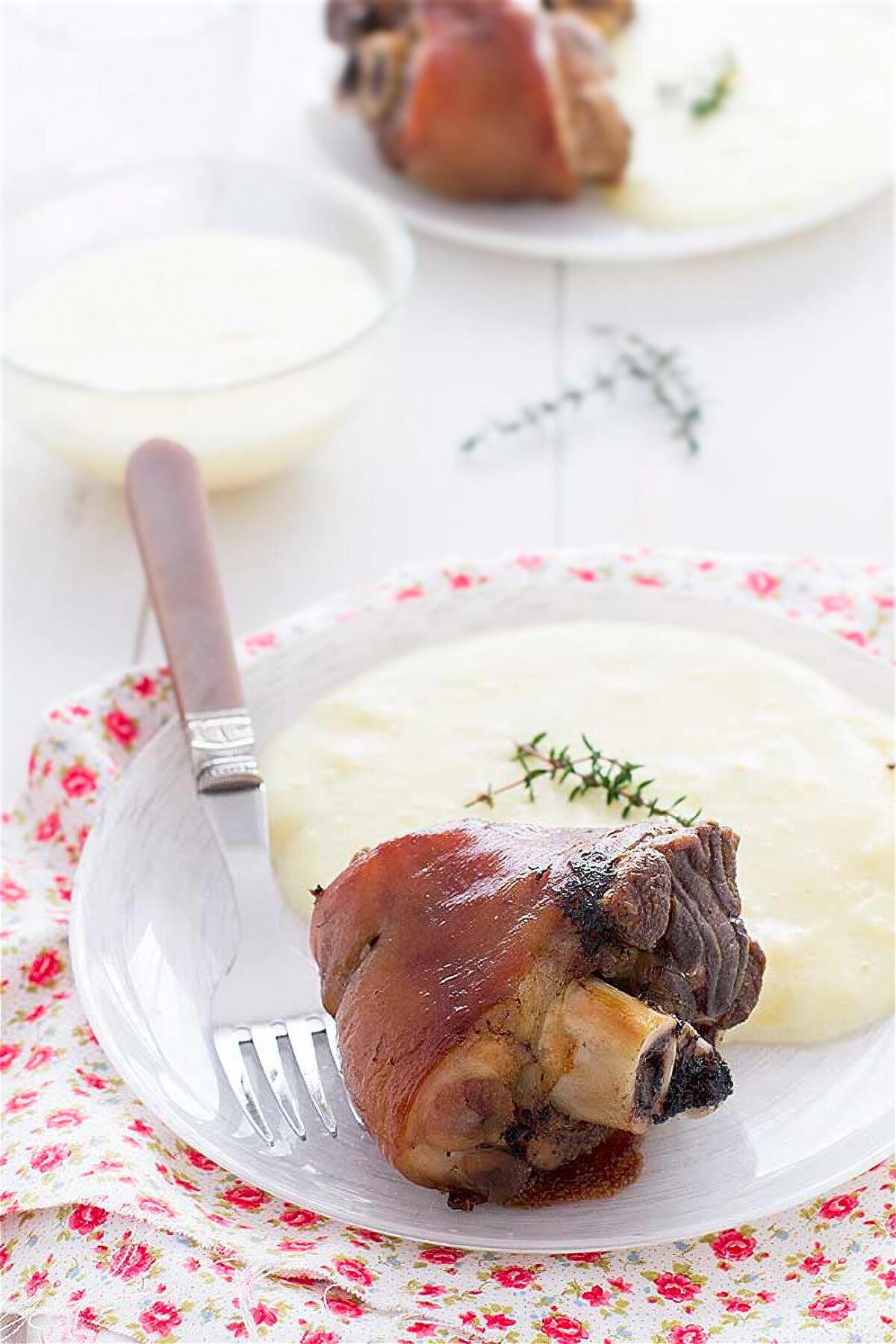 Codillo de cerdo al horno. Cómo hacer codillo al horno con patatas