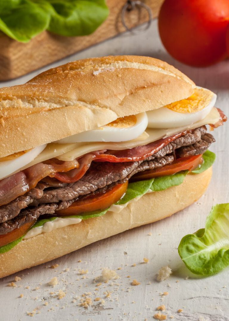 Chivito Uruguayo o Xivito Valenciano (el bocadillo más popular ...