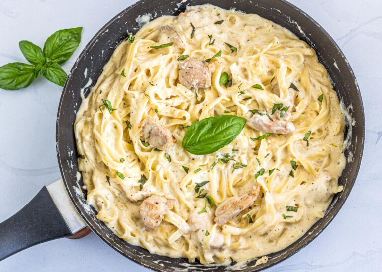 Pasta con pollo (receta fácil de tallarines con pollo y nata ...