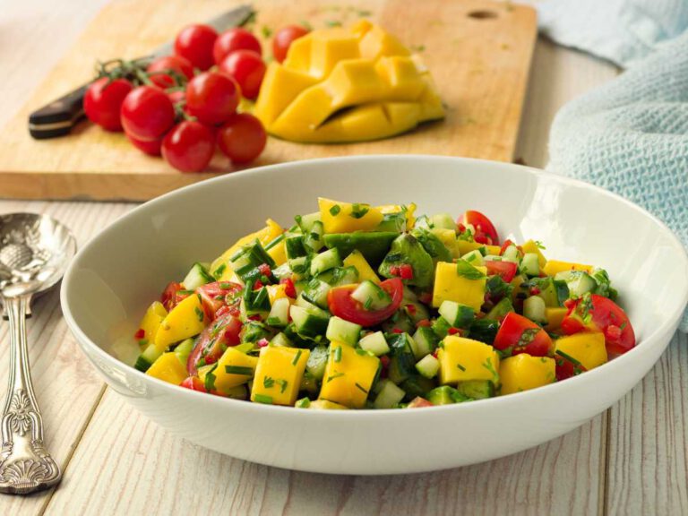 Ensaladas con mango (7 recetas ligeras y sanas) - PequeRecetas