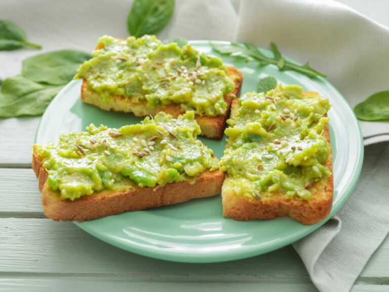 10 tostadas con aguacate para un desayuno perfecto - PequeRecetas