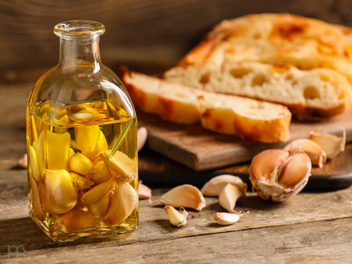 Cómo hacer aceite de ajo casero: receta, usos y beneficios - PequeRecetas