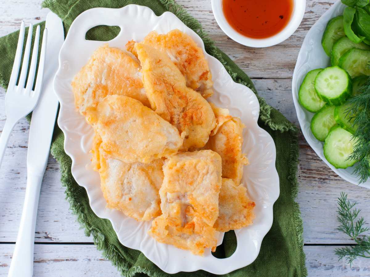 Merluza rebozada fácil: crujiente por fuera, jugosa por dentro ...