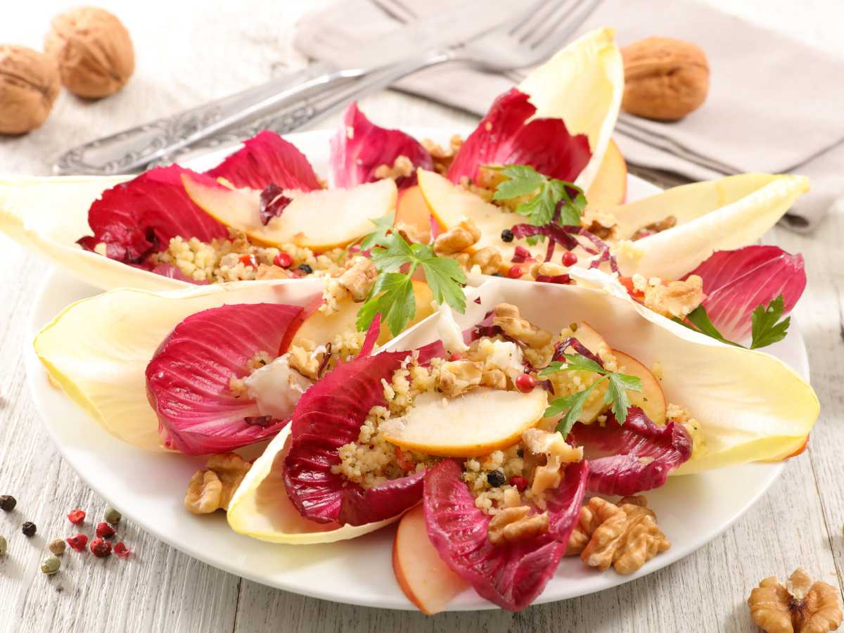 10 ensaladas con endivias fáciles y ligeras - PequeRecetas