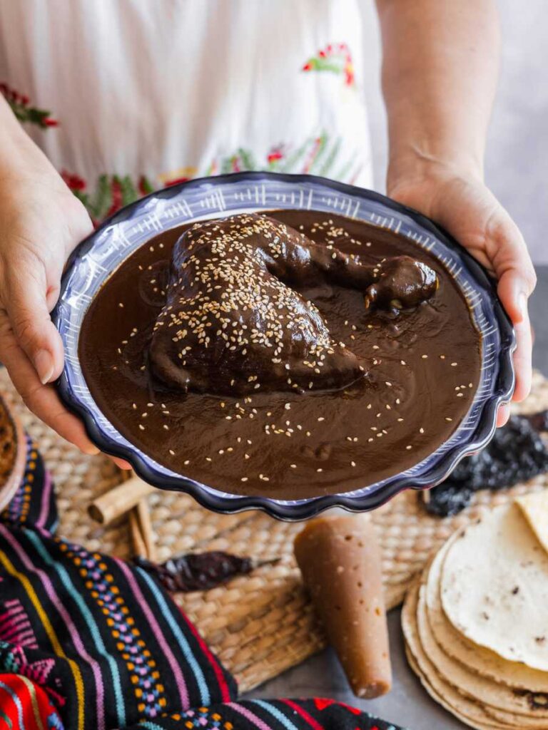 Mole Poblano (receta mexicana tradicional) - PequeRecetas