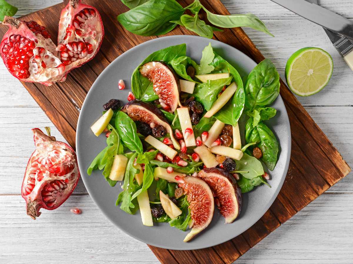 4 ensaladas con granada fáciles y vistosas - PequeRecetas
